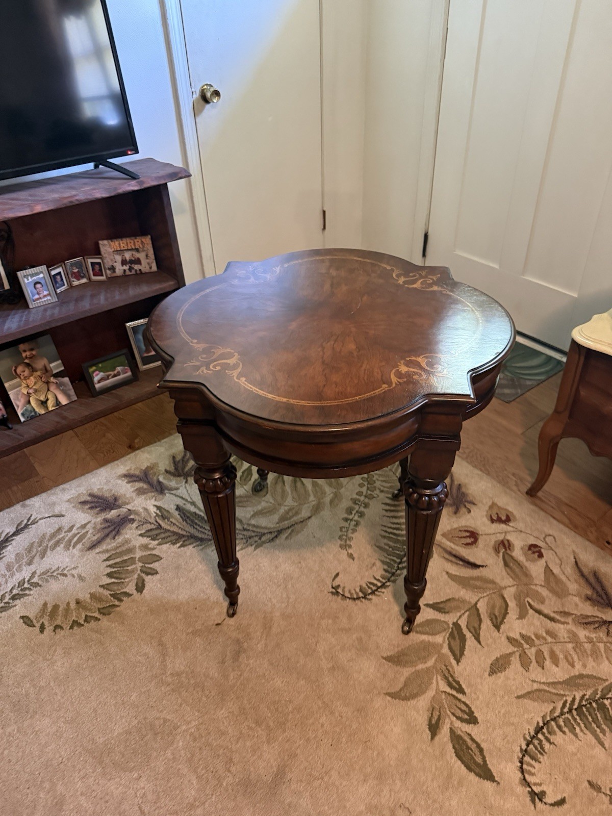 Beautiful Ethan Allen Tuscany Marquetry End/Accent Table Brass Casters ...