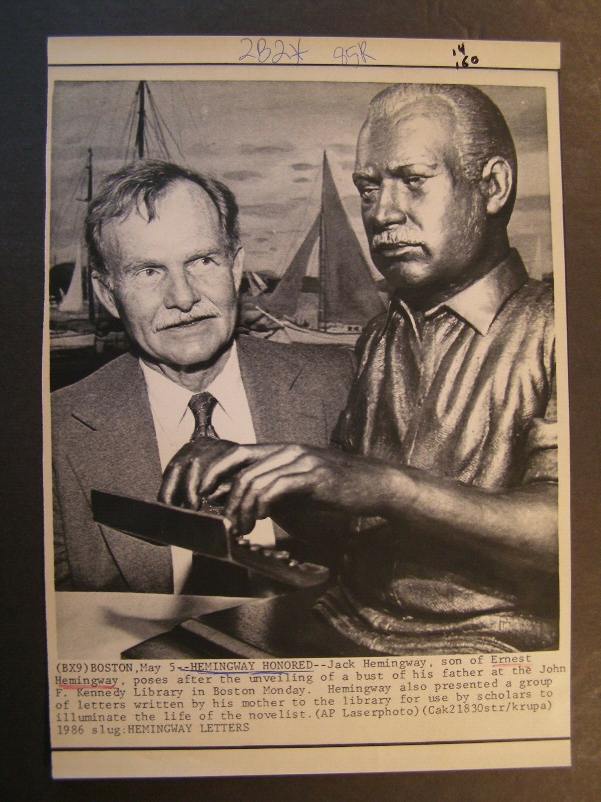 AP Wire Press Photo Jack Hemingway Son of Ernest Hemingway Bust of ...