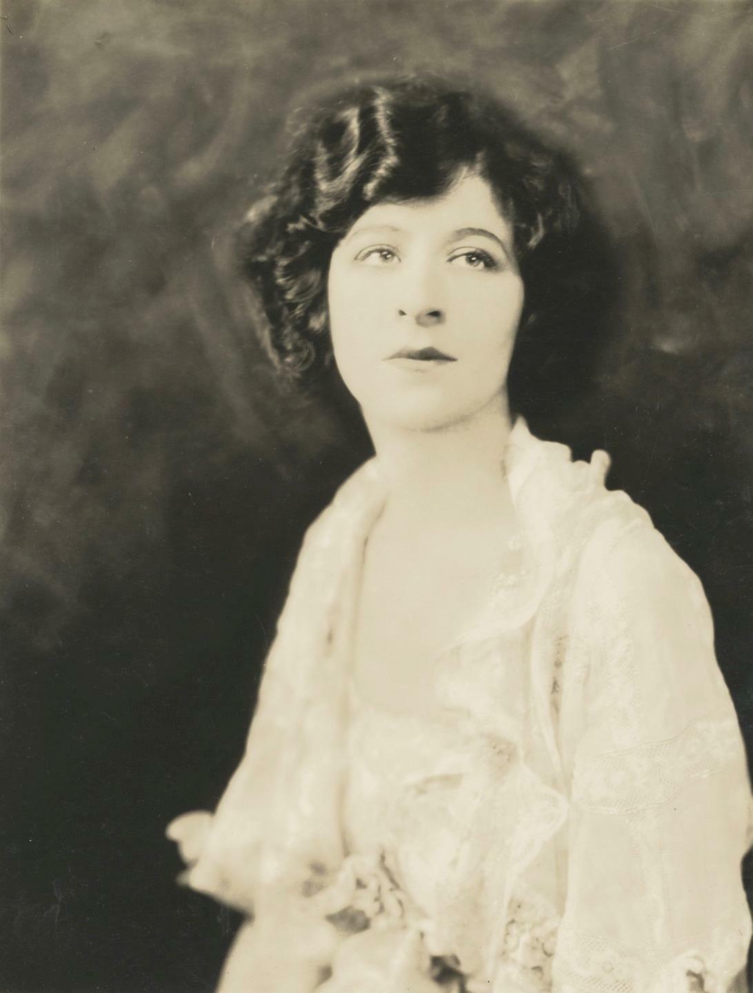 1918 Fanny Brice as a Ziegfeld Girl by Alfred Cheney Johnston Large ...