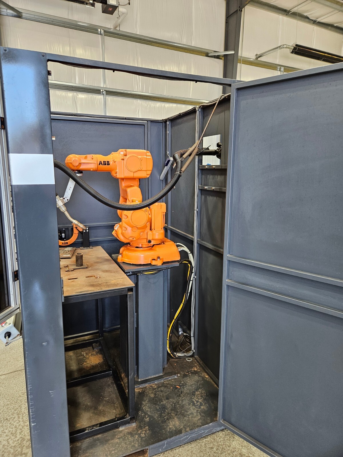 ABB IRB 140 Industrial Robot Weld Cell With IRC5 Controller And Miller ...