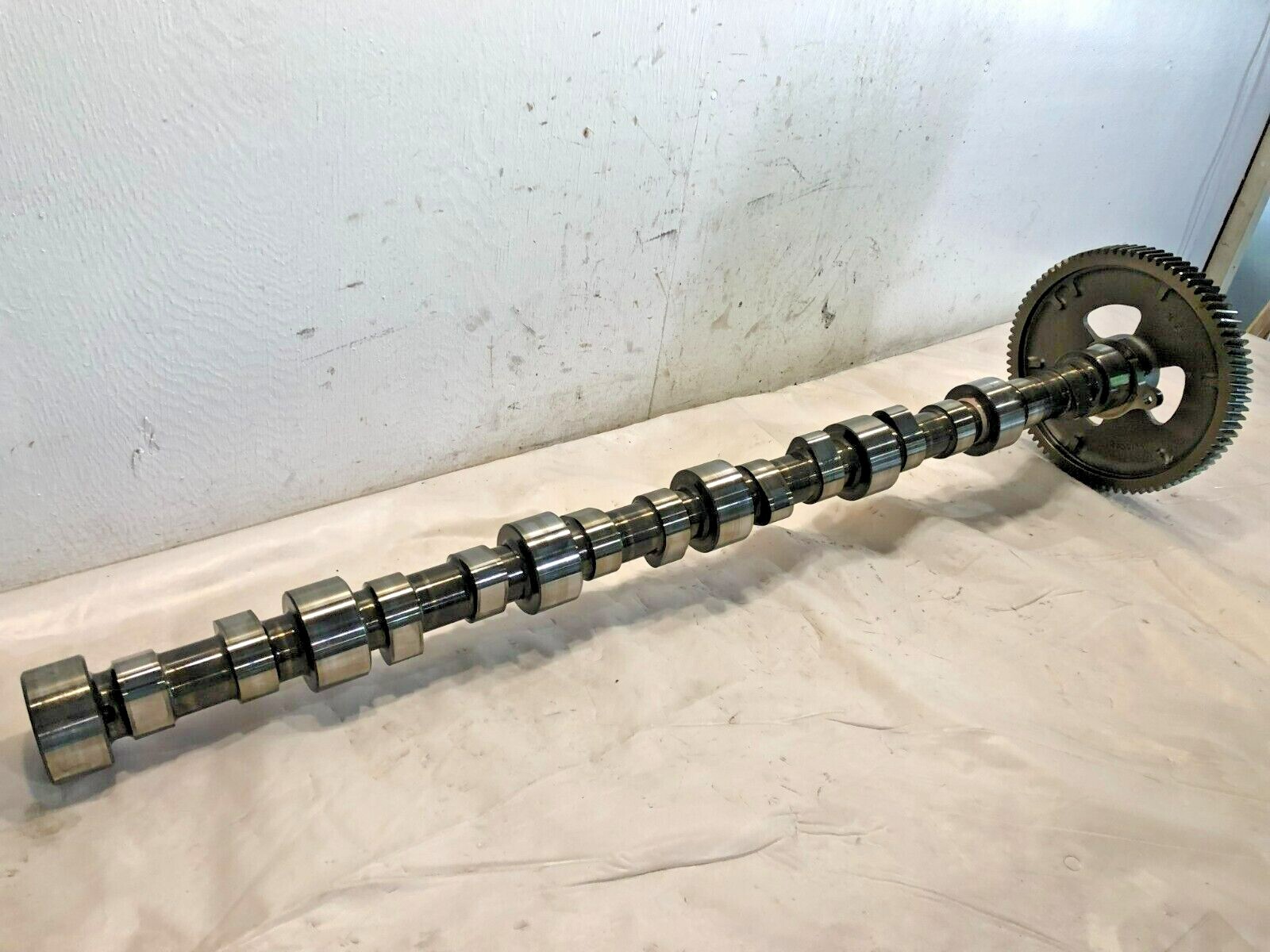 CUMMINS ISL9 8.9 DIESEL ENGINE CAMSHAFT 3966430 with GEAR 5284141 OEM ...