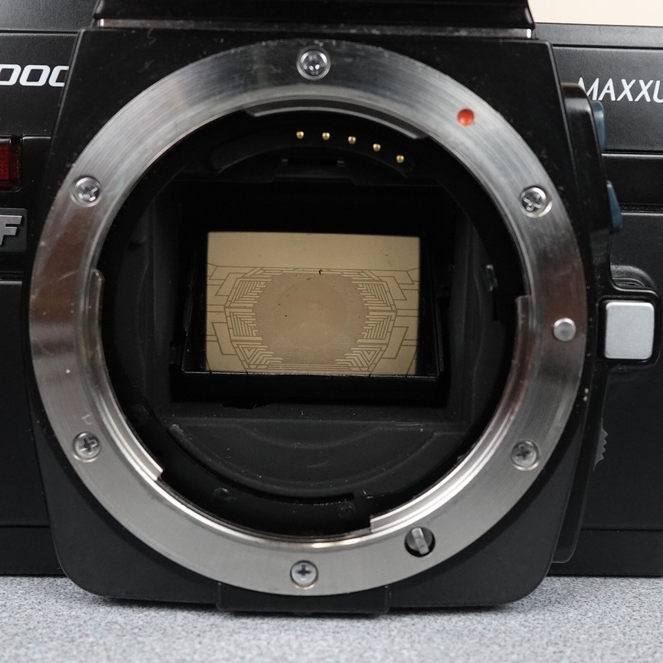 Minolta Maxxum 7000 SLR 35mm Film Camera Body w/ Strap Untested PARTS ...