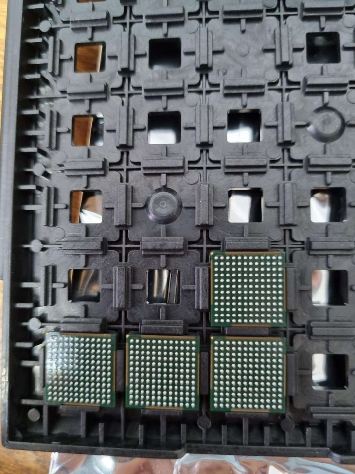 1UNIT MARVELL 98X20251D0-BEJ2C000-A115 SERIAL 10GBPS-TO-XAUI ...