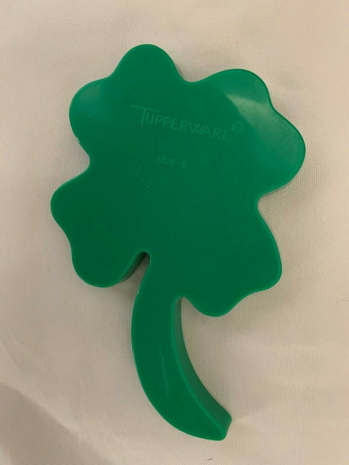 Dark Green Tupperware 4 1/2" Shamrock Clover Cookie Cutter Art Mold | eBay