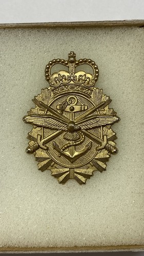 Canadian Tri Services Cap Badge & Pin Badge Set In Original Box | eBay