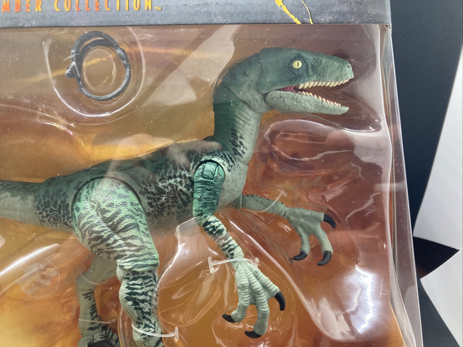 Jurassic World Amber Collection Velociraptor Delta Raptor Squad In Hand ...