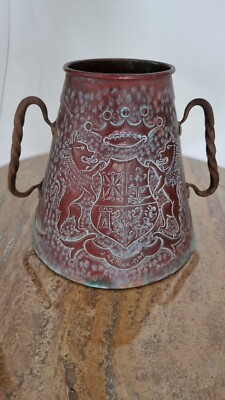 Antique engraved copper vase Pot Ancien Cuivre gravé armoirie pays ...