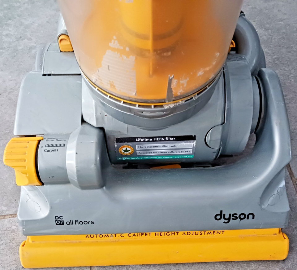 DYSON DC07 UPRIGHT YELLOW VACUUM CLEANER ROOT CYCLONE + ATTACHMENT ...