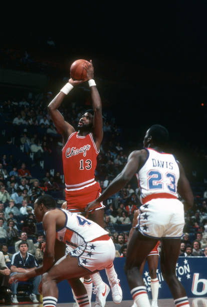 Dwight Jones of the Chicago Bulls 1981 Basketball Photo 5 | eBay Australia