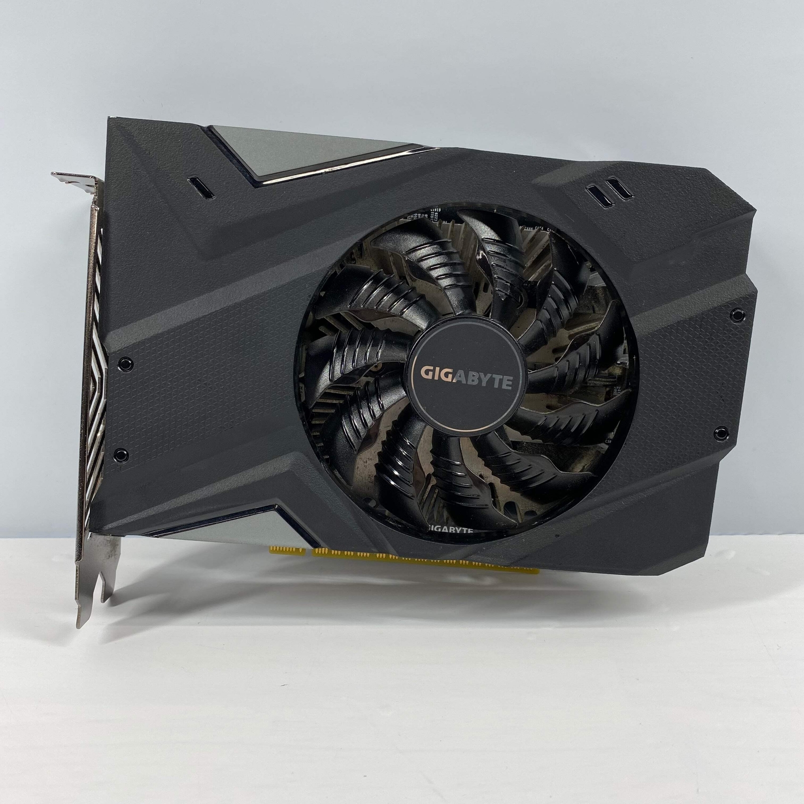 Broken Gigabyte GeForce GTX 1650 Super OC 4GB GDDR6 Graphics Card ...