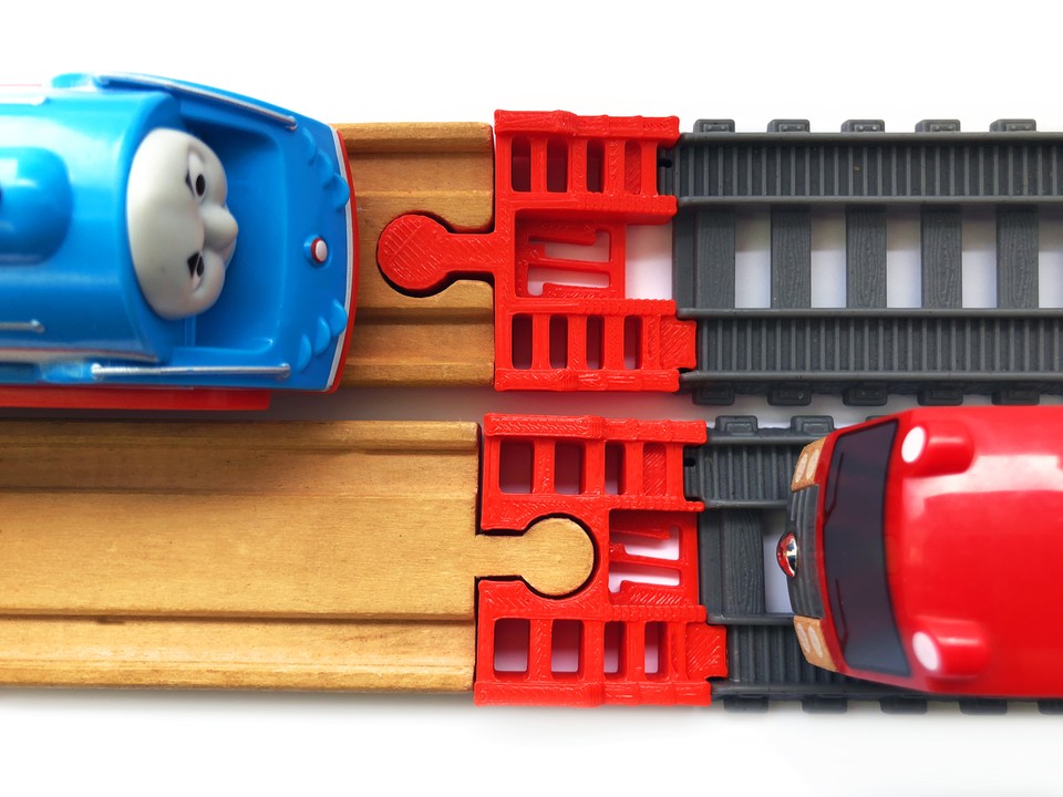 TrainLab Trackmaster (2014-current) to wooden railway train track ...