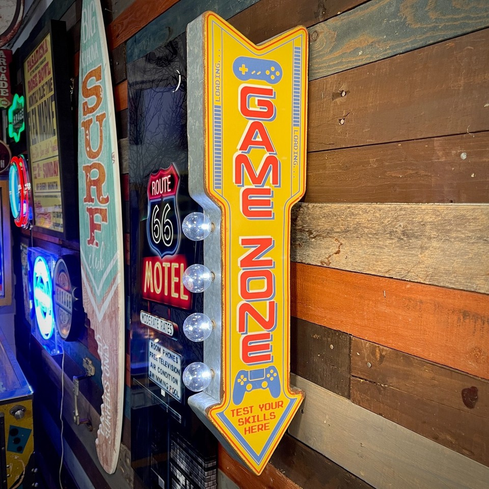 Game Zone Gamer Double Sided LED Sign W/ Retro Vintage And Arrow Shaped ...