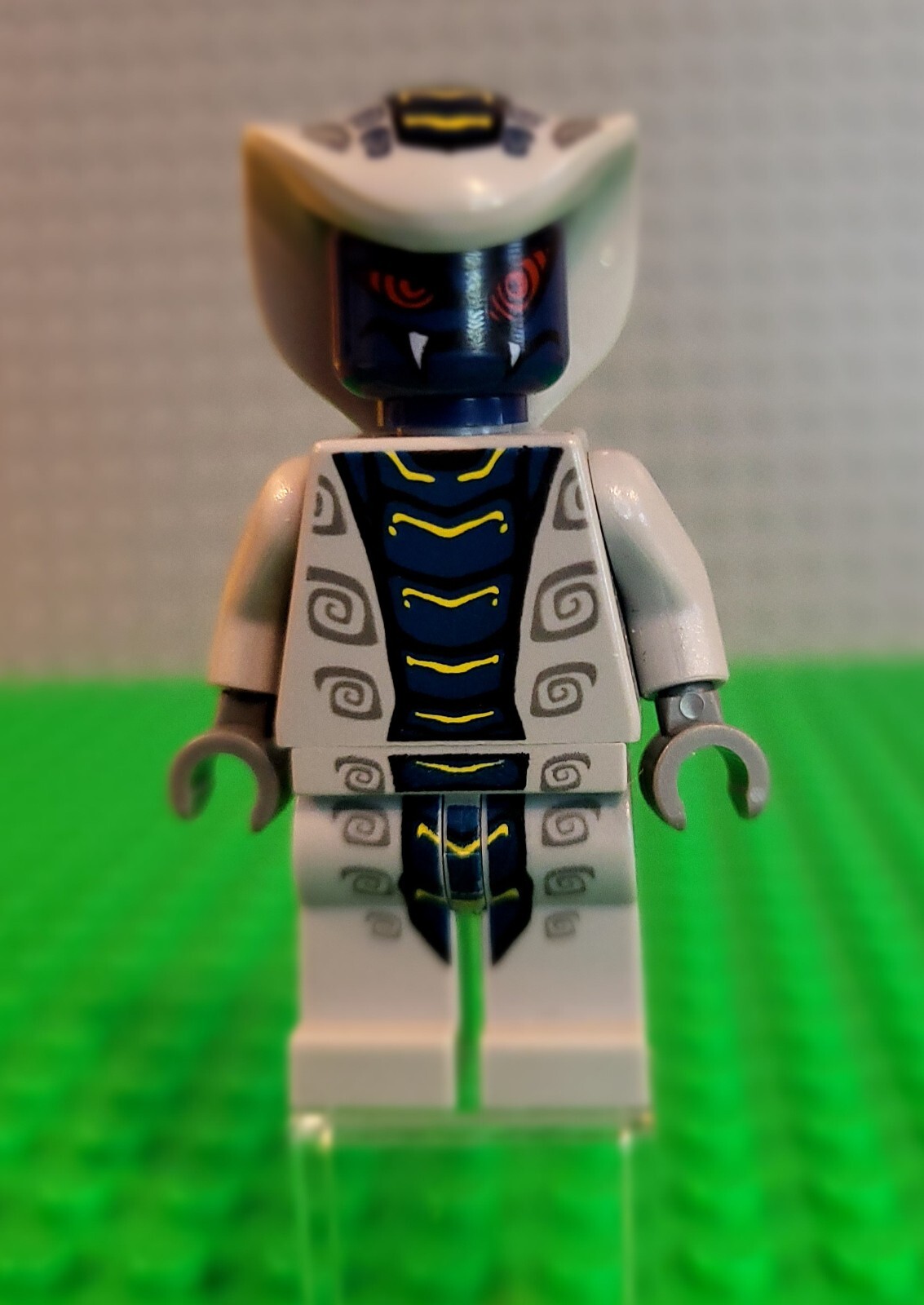 LEGO Ninjago Rattla Minifigure Rise of the Snakes njo033 9441 9456 9579 ...