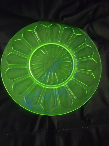 Green Depression Plate Uv Responsive 8 In Diameter | eBay