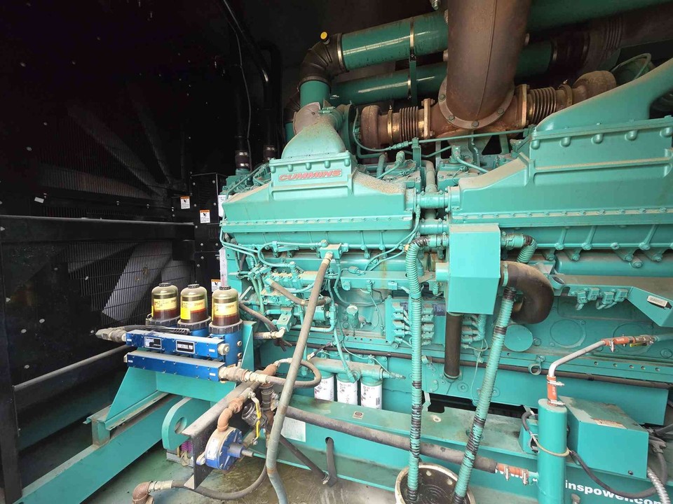 2MW 2000KW 2 Megawatt Cummins Diesel Generator 3PH 2000DQKAB 7200 ...