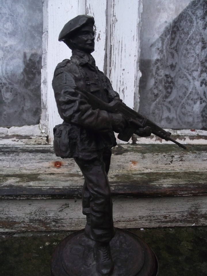 Green Howards Band Master Graham Pike 1976 Presentation Military Resin ...