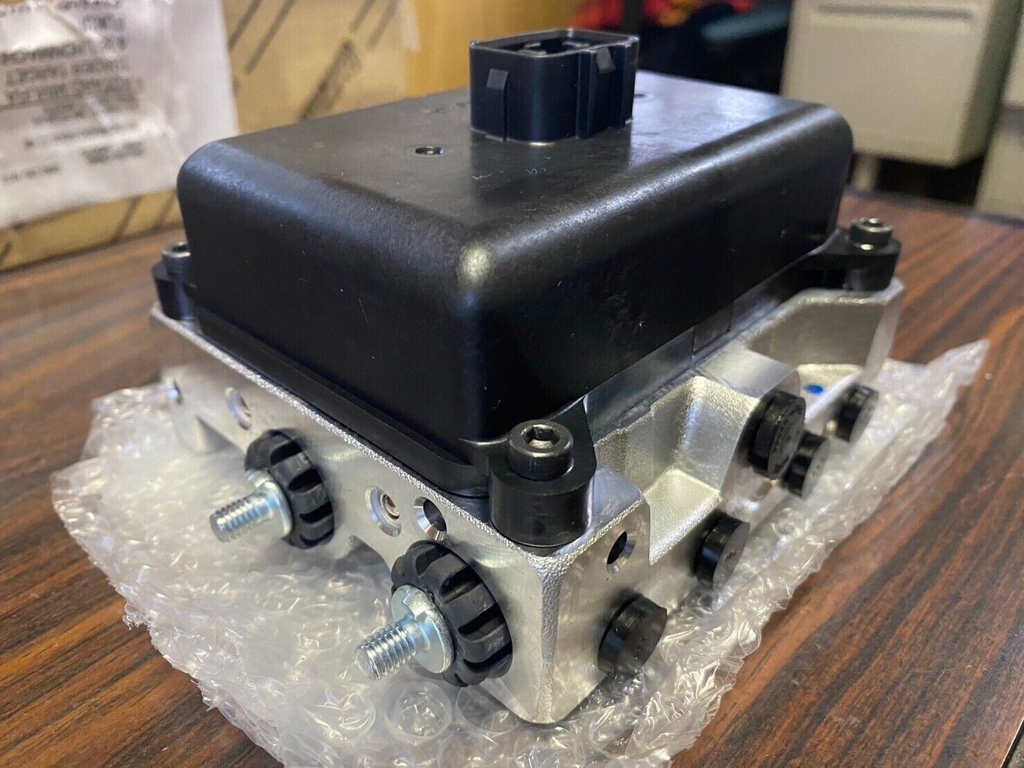 Toyota Lexus Genuine Land Cruiser LX450/570 HEIGHT CONTROL VALVE ASSY ...