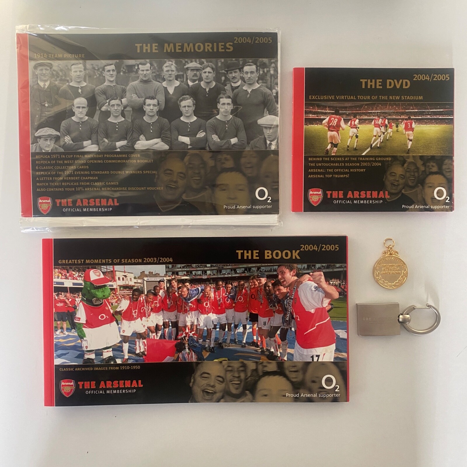 Official Arsenal Membership Packs Gunners Football Scarfs Badges Hats ...