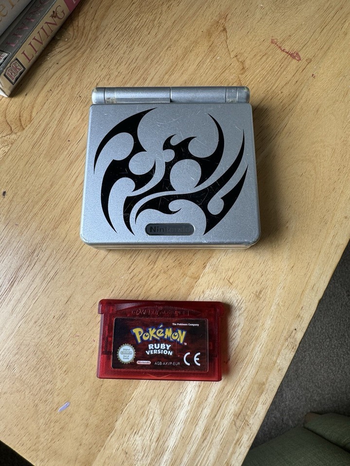 Game Boy Advance SP Tribal Limited Edition - Silver + Pokémon Ruby ...