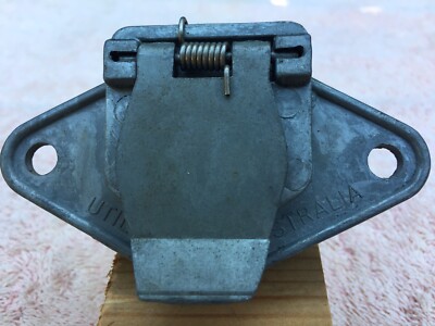 TRAILER SOCKET 6 PIN UTILUX | eBay Australia