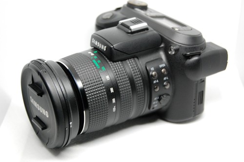 Samsung Pro 815 8MP Hybrid Camera + Original Battery & Charger ...