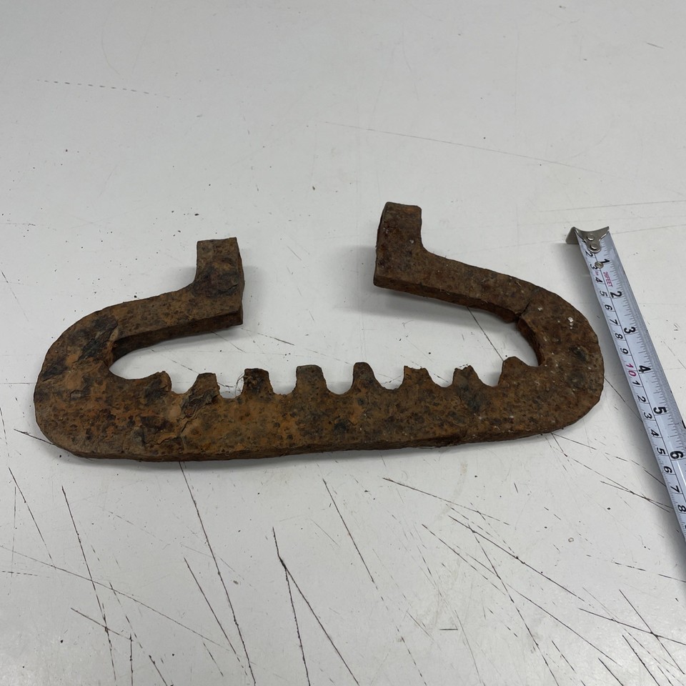 ORIGINAL VINTAGE RETRO Cast Iron Metal Cast Iron Saw Tooth Farm ...