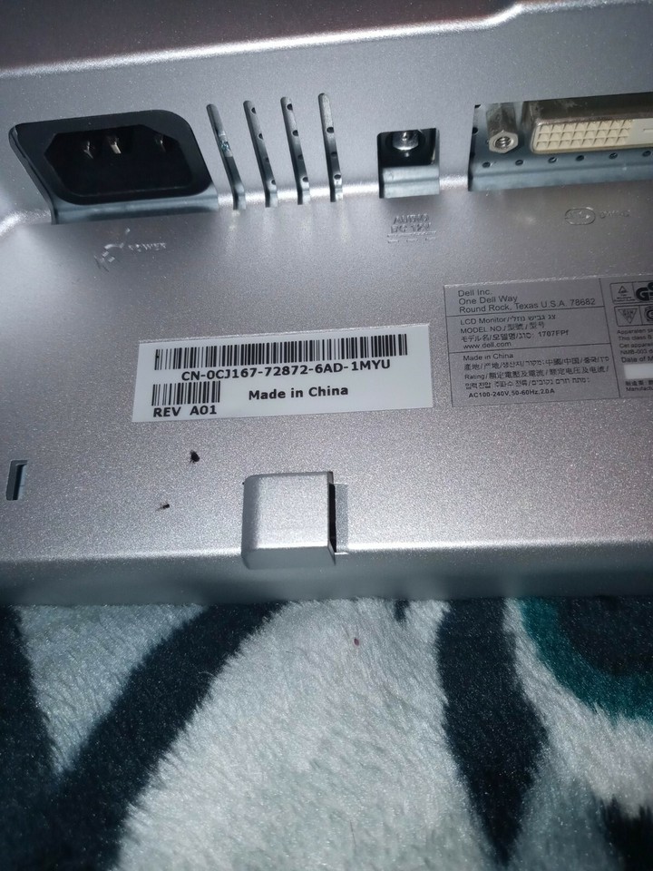 Pre-owned 2006 Dell REV-A01 DESKTOP COMPUTER FLAT SCREEN 17" MONITOR ...