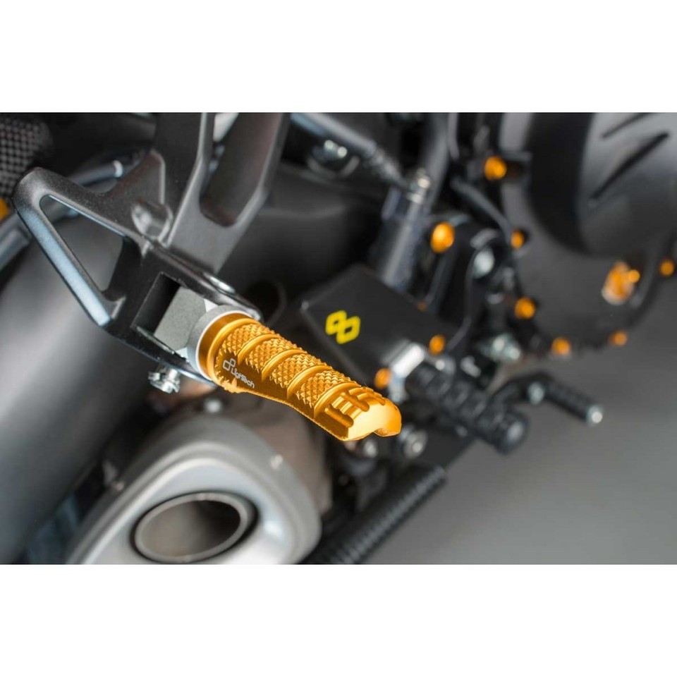 LIGHTECH Tretboot Fußstütze Trittbretter Vorne ergal Mv Brutal 1090 R ...