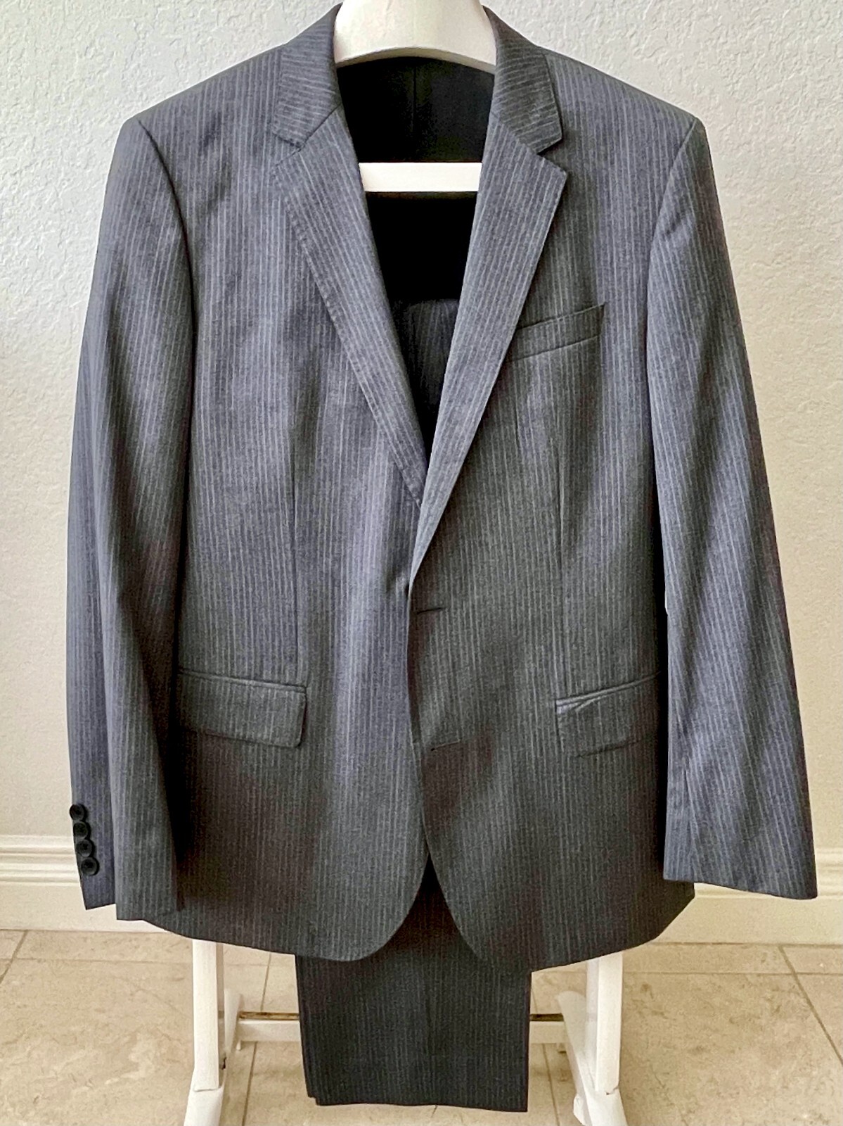 BOSS Hugo Boss Men's Huge/Genius Slim Fit Grey Pinstr… - Gem