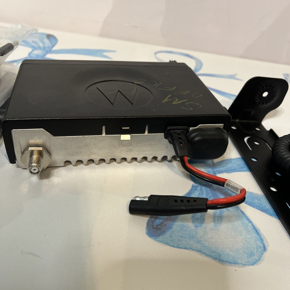 Motorola Radius CM300 146-174 MHz 45W VHF Two Way Radio W Mic ...