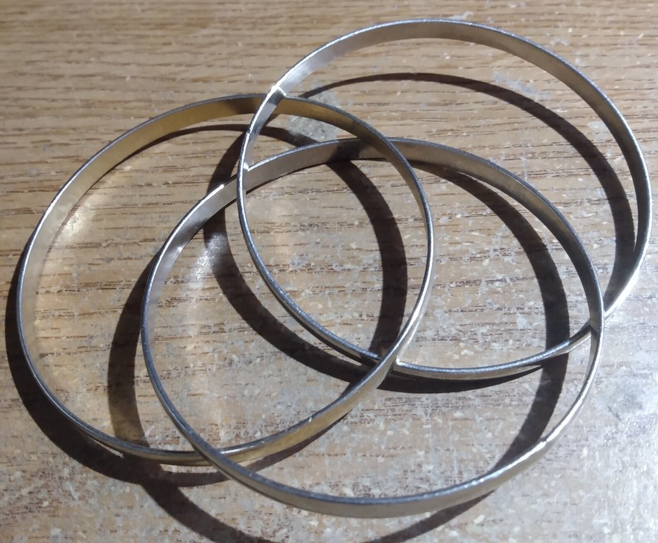 Vintage Bangle Tangle Bracelets 3-1/8 inch Beautifully Etched Gold Tone ...