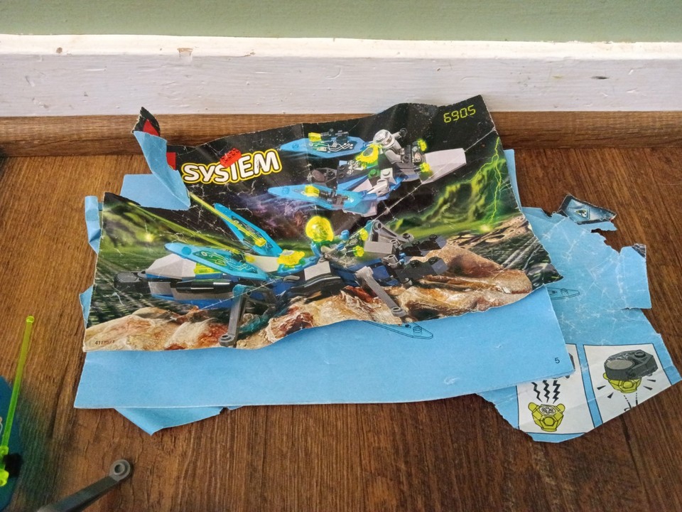 Lego Space Insectoids 6905 Bi-Wing Blaster 99% Complete With Partial ...