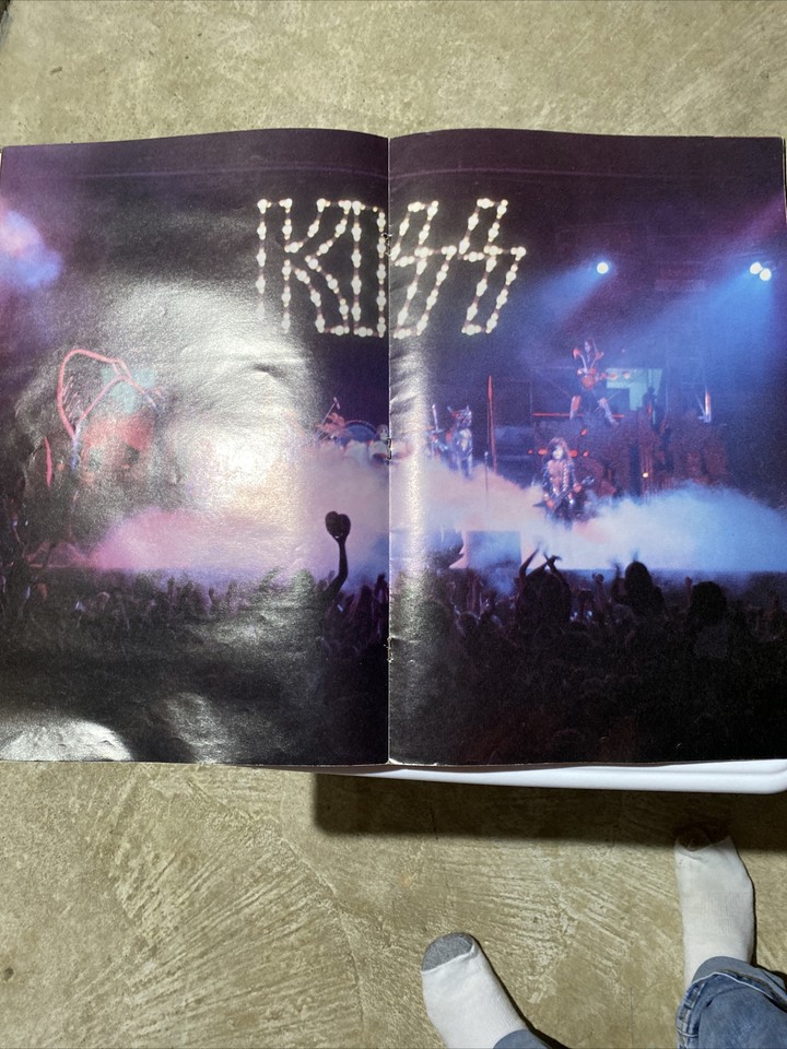 1976/1977 kiss official concert book Destroyer/Rock n roll over tour ...