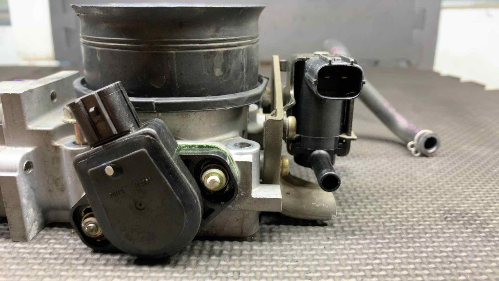 Honda Civic EX 1.7L VTEC FWD Throttle Body 2001 2002 2003 2004 2005 OEM ...