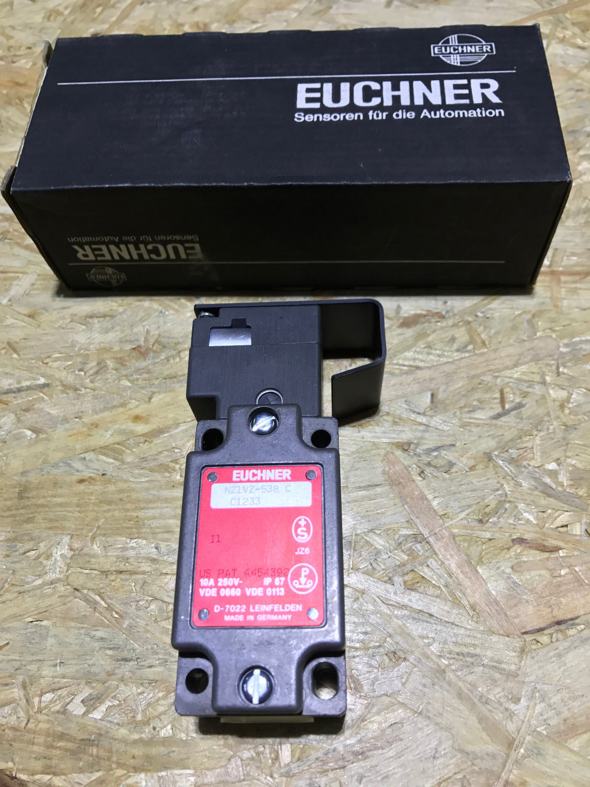 Euchner NZ1 VZ-538 C-C1233 Sicherheitsschalter / Saftey Relay / 042455 ...