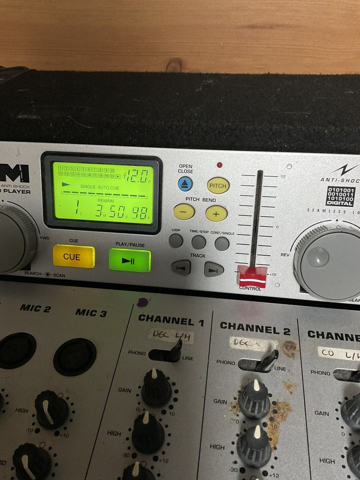 KAM KCD980 -DJ CD Twin Deck With Kam Club Pro Mixer CD -DECKS In Case ...