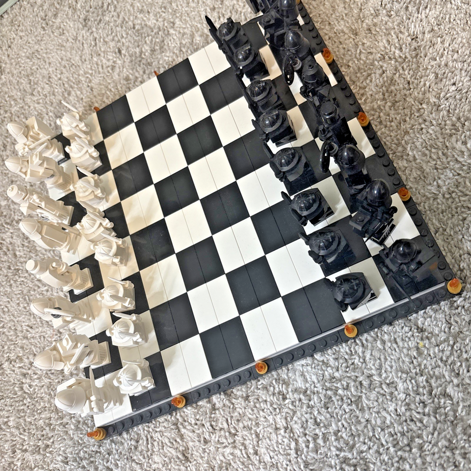LEGO Harry Potter: Hogwarts Wizard's Chess (76392) set, no minifigures ...