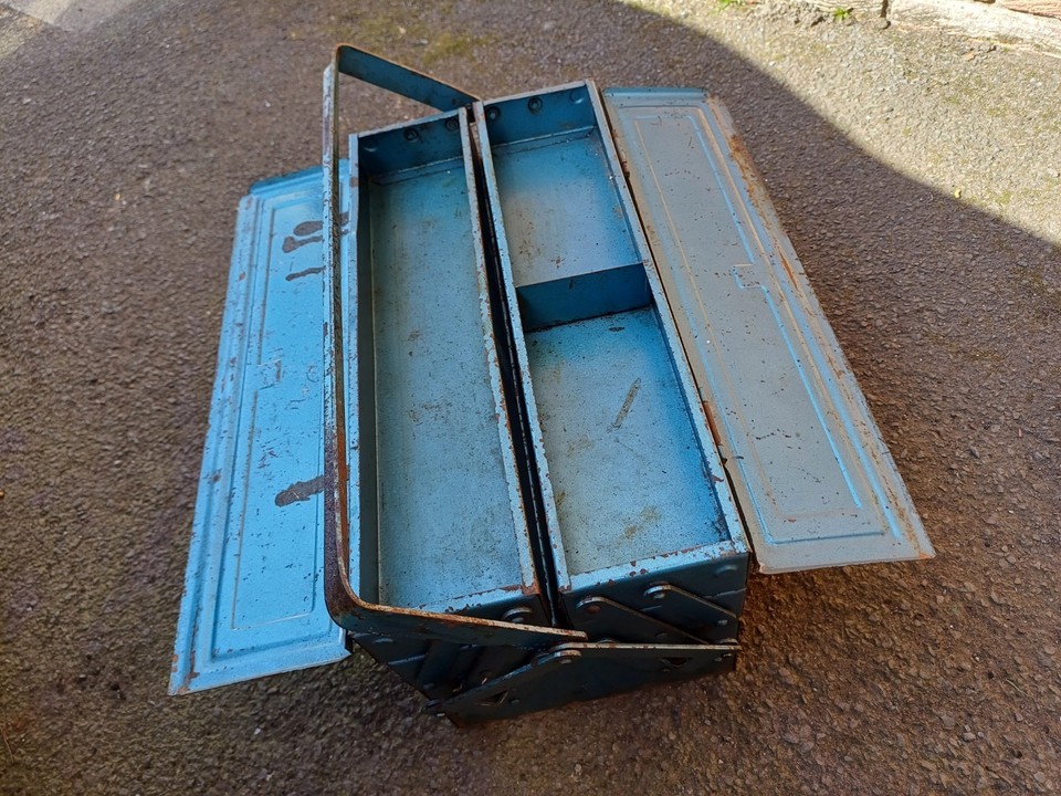 Vintage Large Blue Metal Tool Box Cantilever Lockable | eBay UK