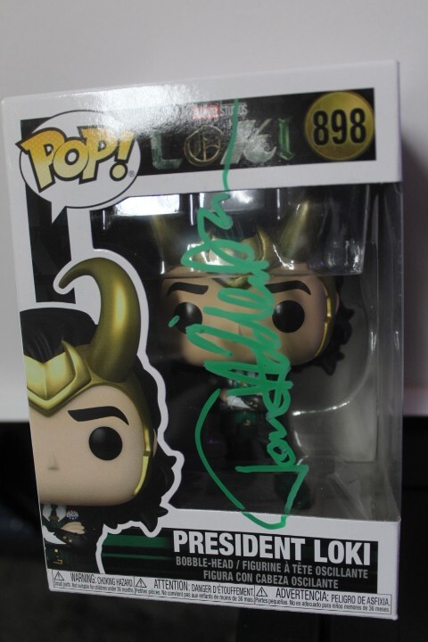 Autographed Funko Pop #898 - Marvel - Loki - Tom Hiddleston + COA | eBay
