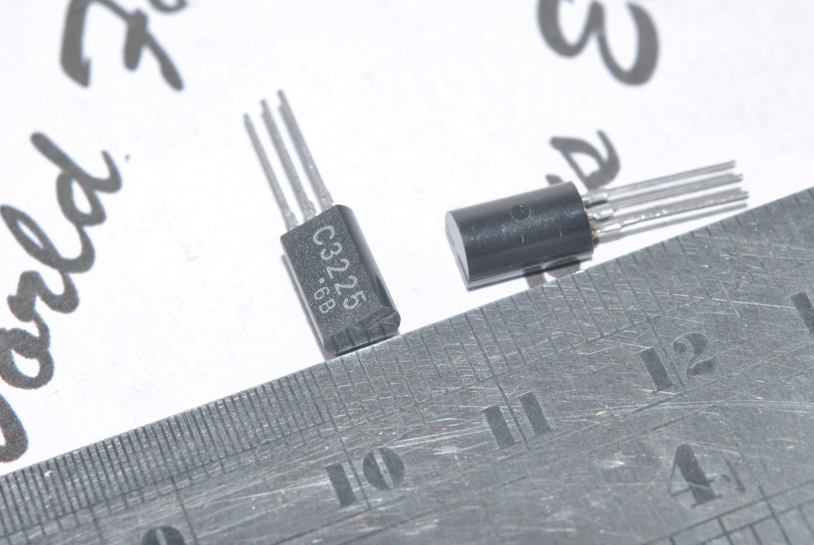 2pcs - 2SC3225 / C3225 NPN 0.9W 40V 2A TO-92 Transistor "Genuine" | eBay