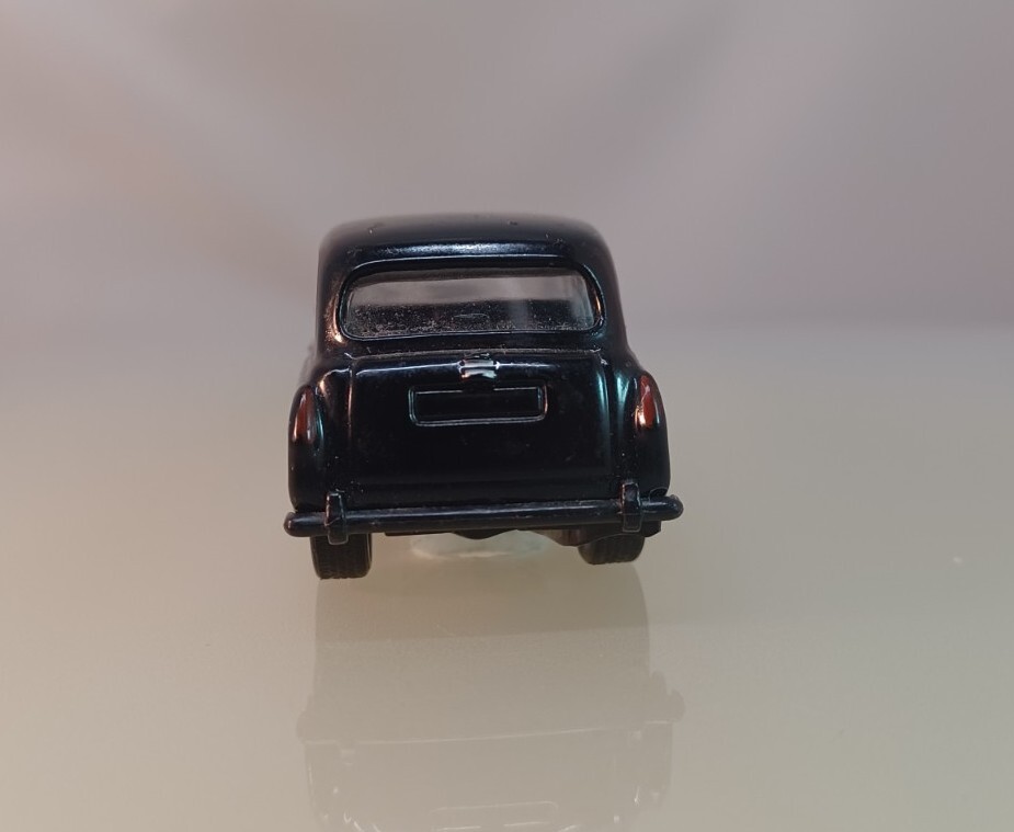 Welly Diecast Austin FX4 London Taxi, Black - No 2240 | eBay