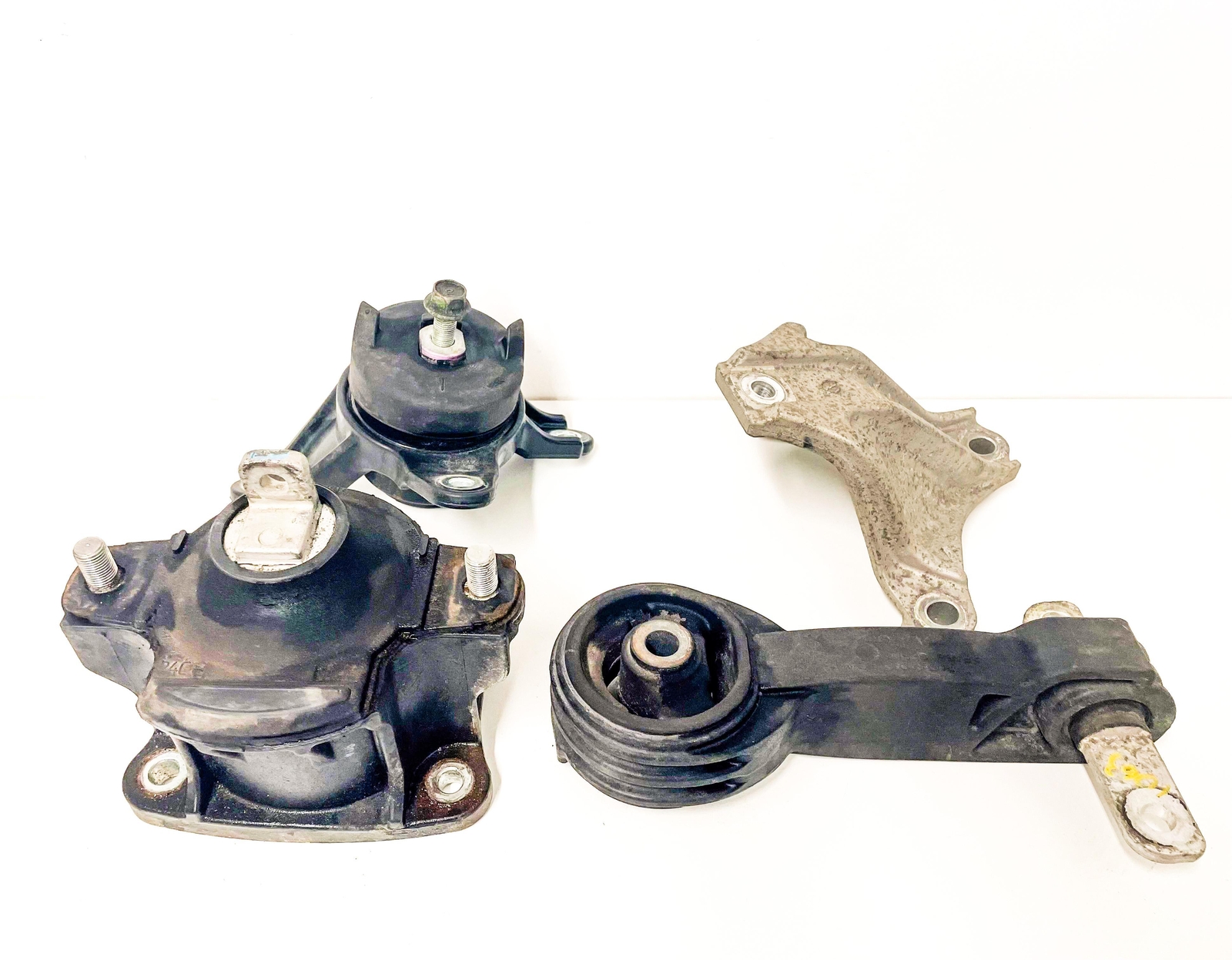 11 CHEVY TRAVERSE Engine Frame Mount #3 Engine Mount OEM 25840450 | eBay