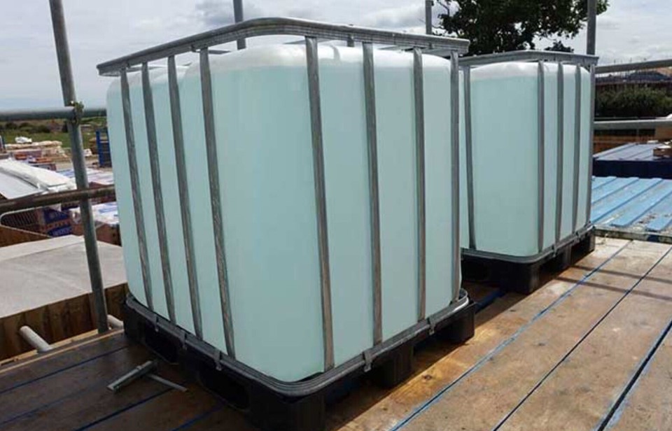 1000 Litre Stillage IBC water Tank ,Collection County DURHAM delivery ...