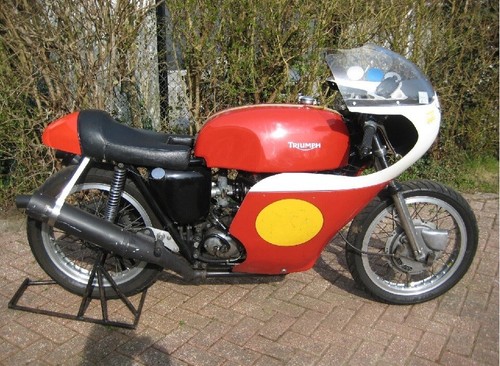 triumph 500 Daytona classic racer, track bike, cafe racer sprinter etc ...