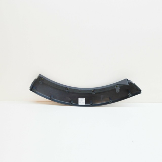Genuine Land Rover Discovery 3 & 4 Right Rear Wheel Arch Moulding ...
