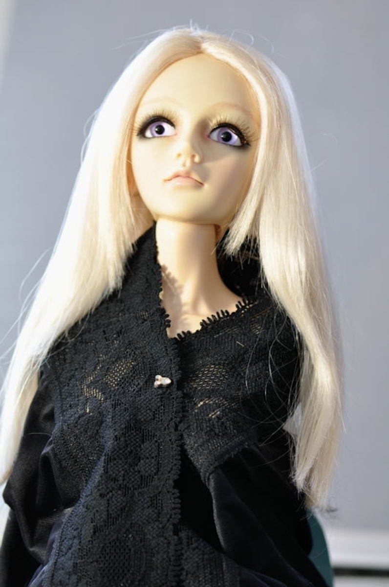 Monique Collection EVELYN II wig BLEACH BLONDE Size 8-9 NEW, MINT | eBay