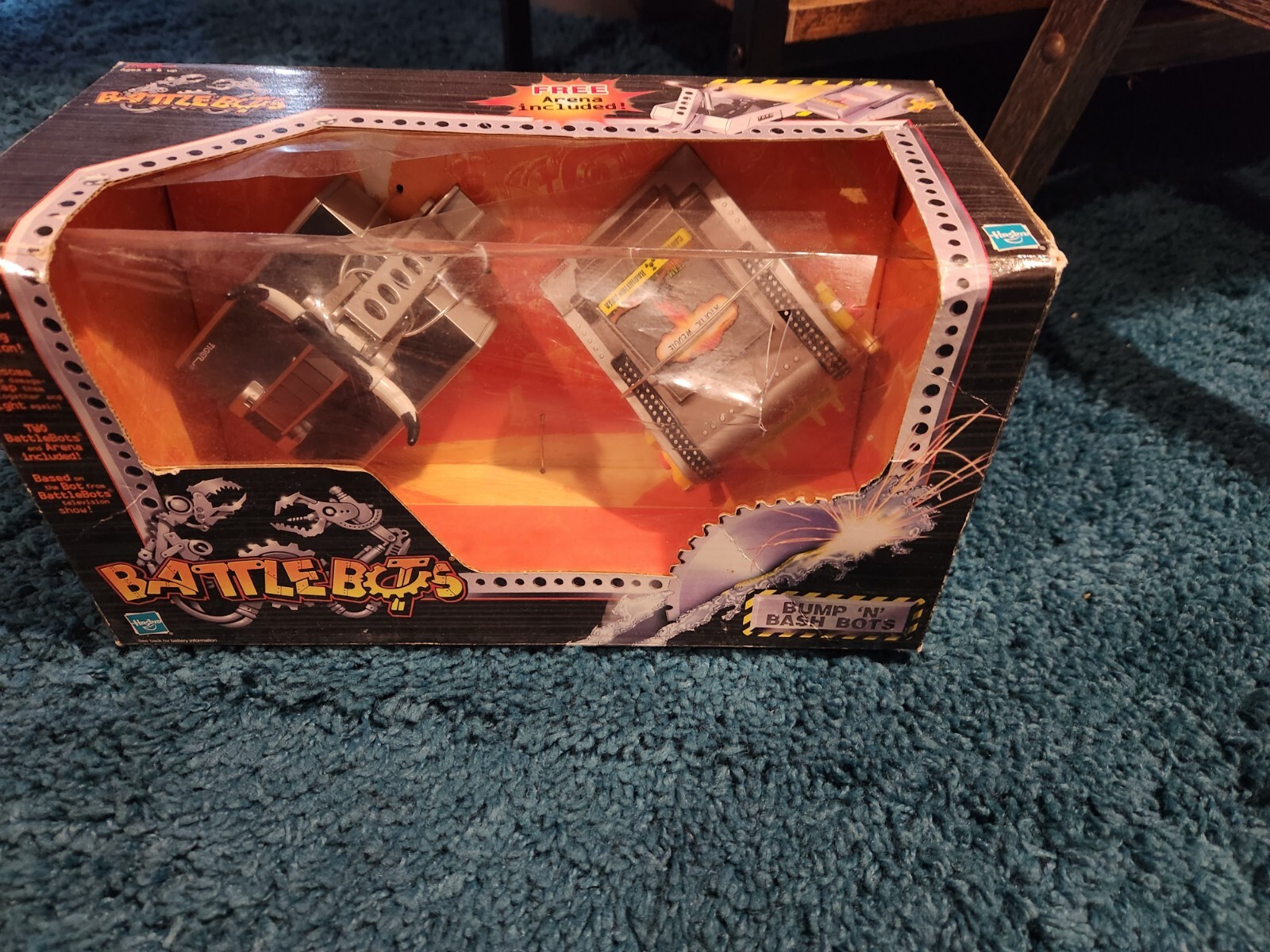 2001 Battlebots Bump N' Bash Bots TORO & ATOMIC WEDGIE Arena BRAND NEW ...