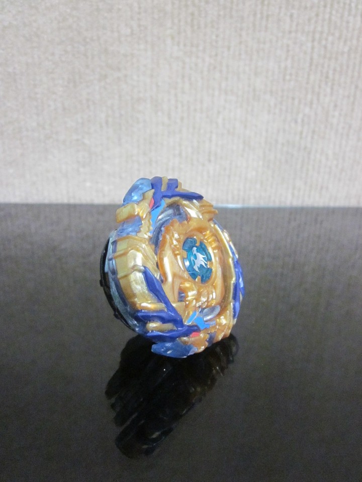 Beyblade Burst Evolution Drain Fafnir F3 Switch Strike Hasbro | eBay