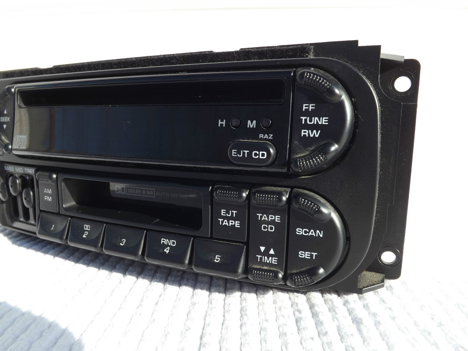 1999-2001 Dodge Chrysler Jeep AM-FM CD Tape player code "RAZ" Model ...
