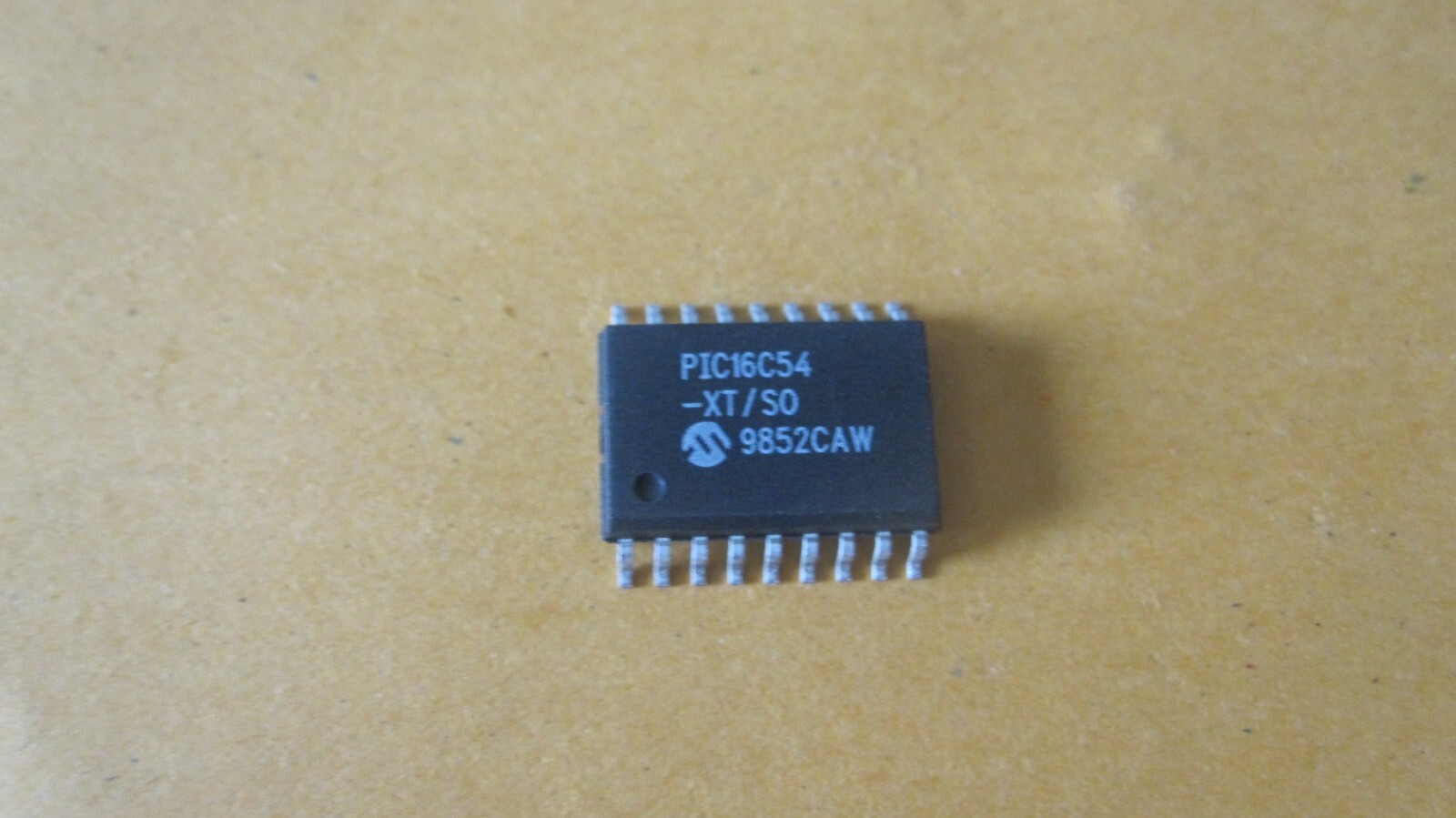 PIC16C54-XT/SO MICROCHIP IC MCU 8BIT 768B OTP 18SOIC | eBay